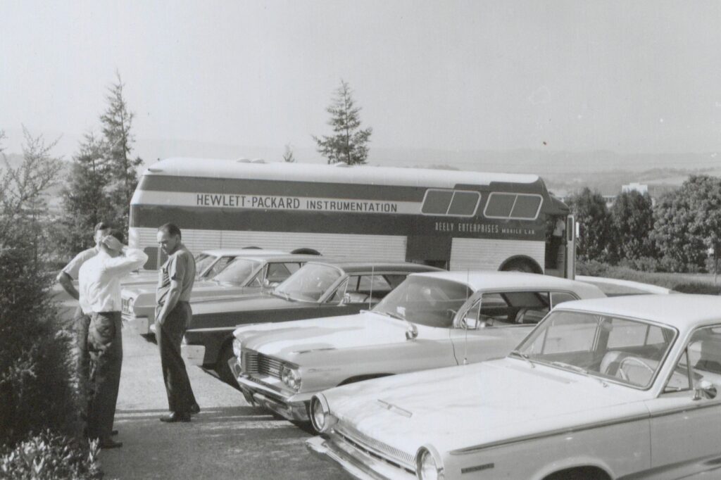The Neely Mobile Lab: The Bus Tour - Hewlett-Packard History
