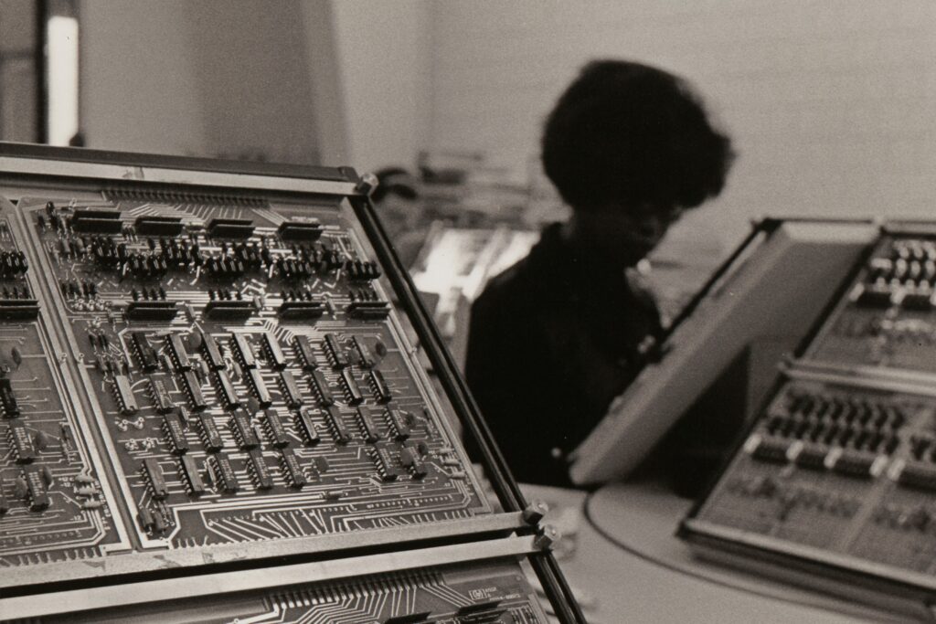 Computers Assembled by Hand - Hewlett-Packard History